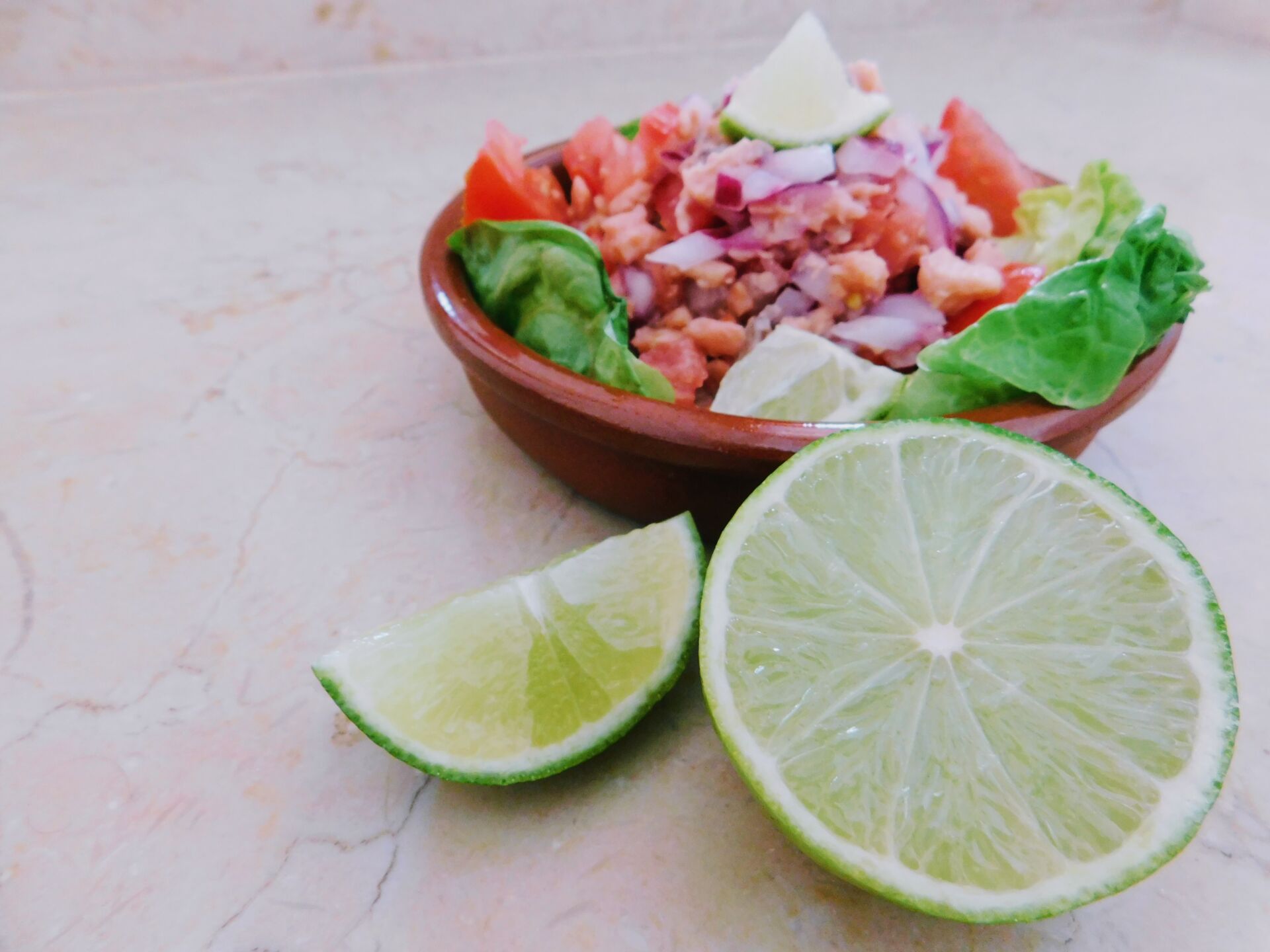 Marinated salmon tartar / Marinovaný tatarák z lososa - Life is a beach ...